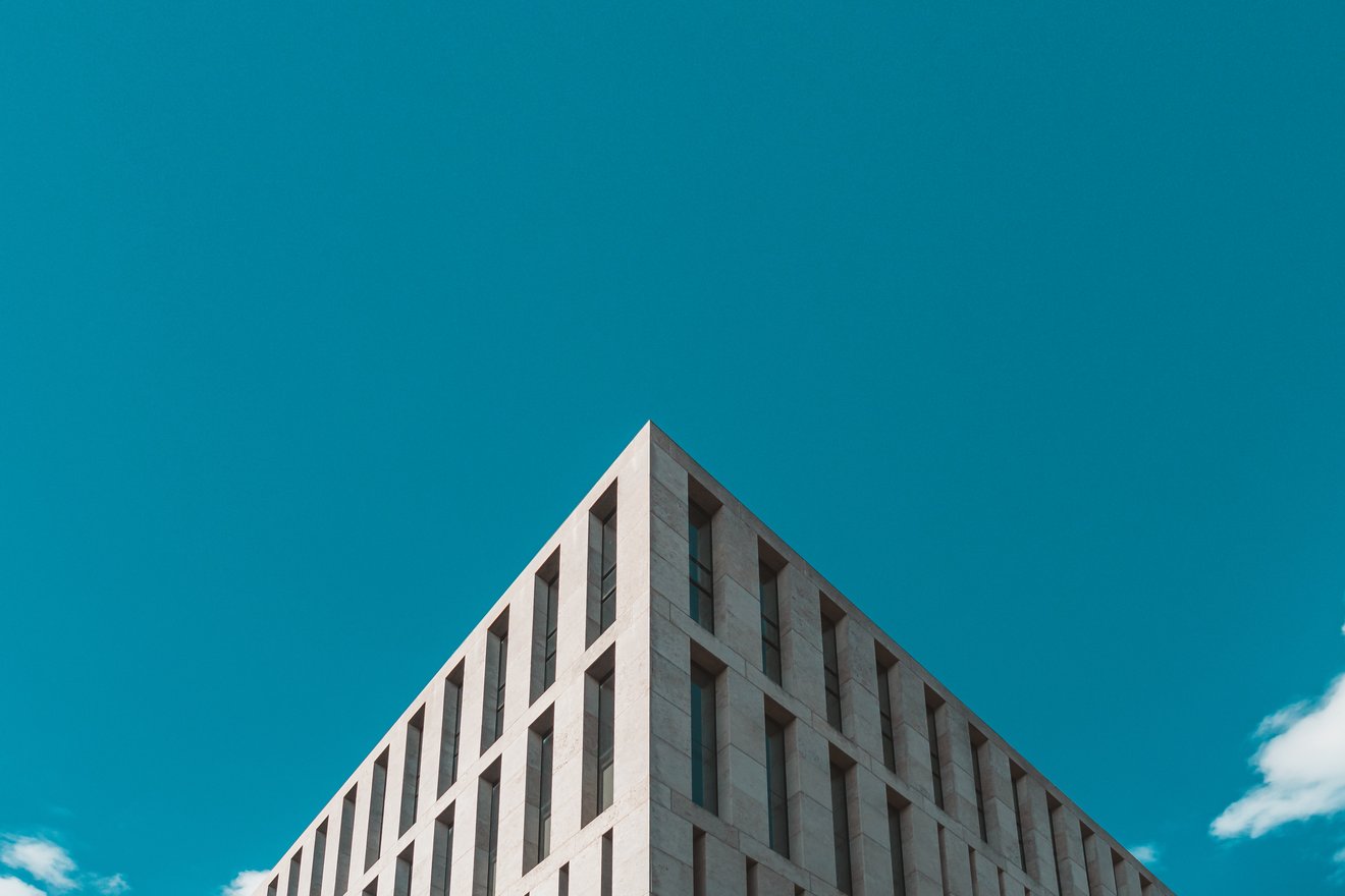 What is a smart office? Key benefits and features | Metrikus